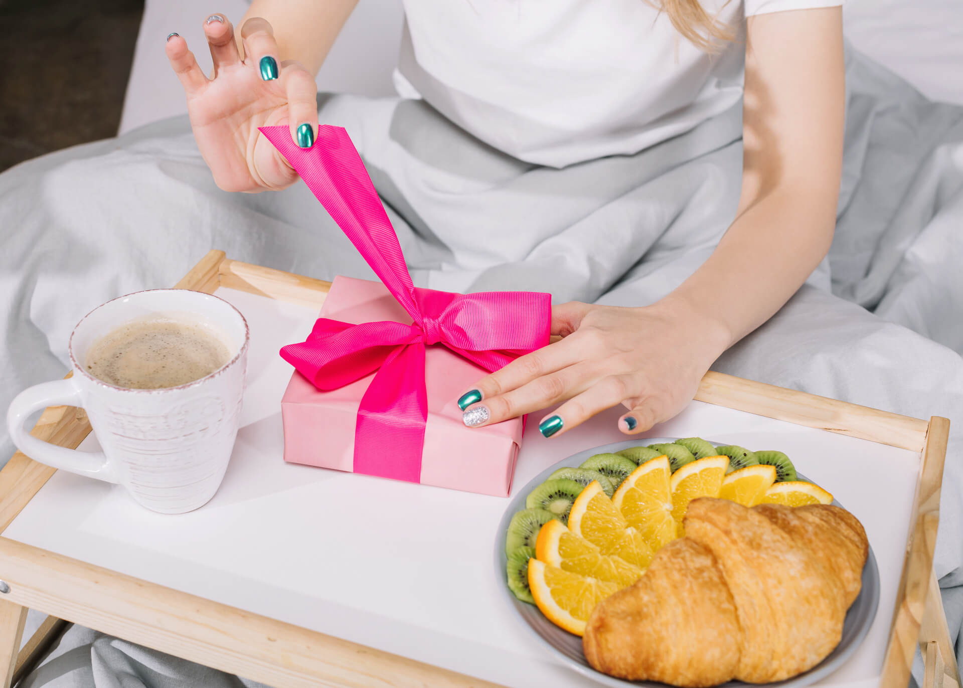 34 Cool Gifts For Coffee Lovers Under $20 • Crazy Coffee Bean